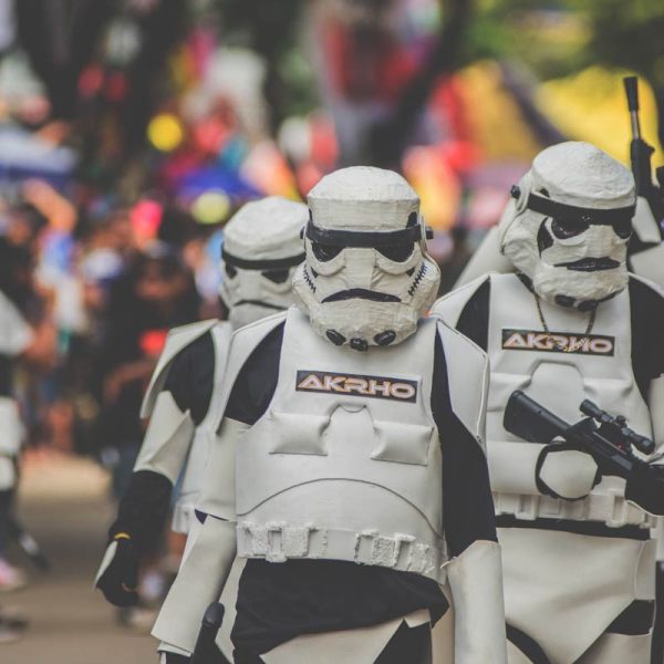 Cómo disfrazarse de Hippie con ropa normal - Blog Disfraces Jarana